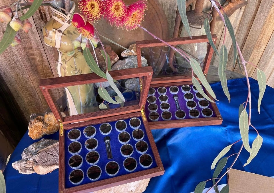 Sharon's Wooden Gold Display Box - 18 Pods 1 Vials – Reeds Prospecting WA